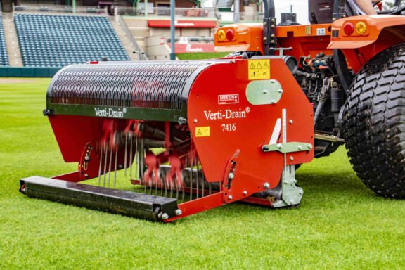 Verti Drain Aerifizier- und Tiefenlockerungsgerät